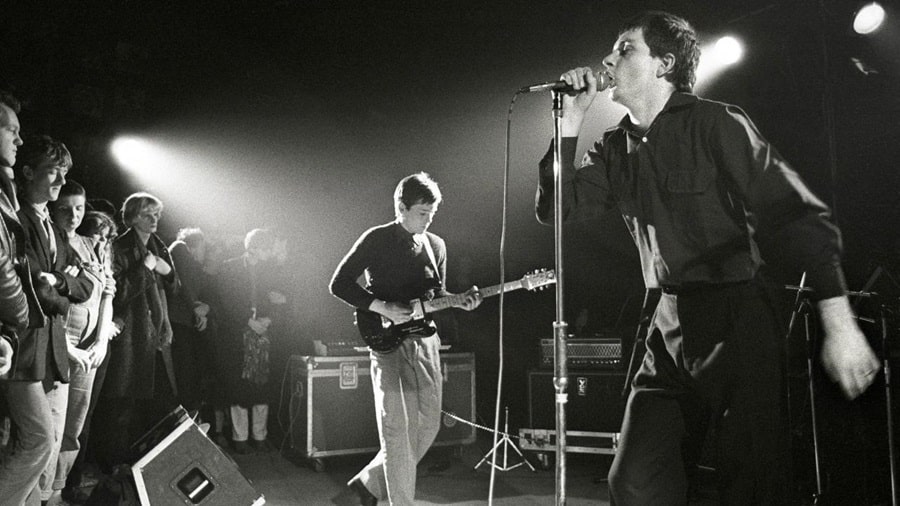 The 17 Best Bass Guitar Riffs of All Time
