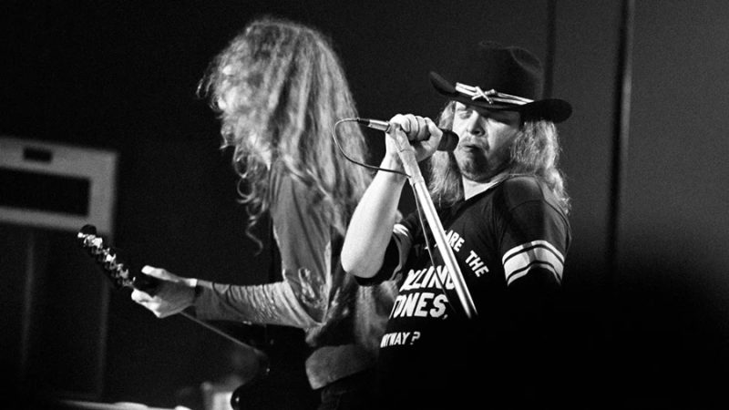 30 Easy Songs for Karaoke (Top Picks for Beginners)